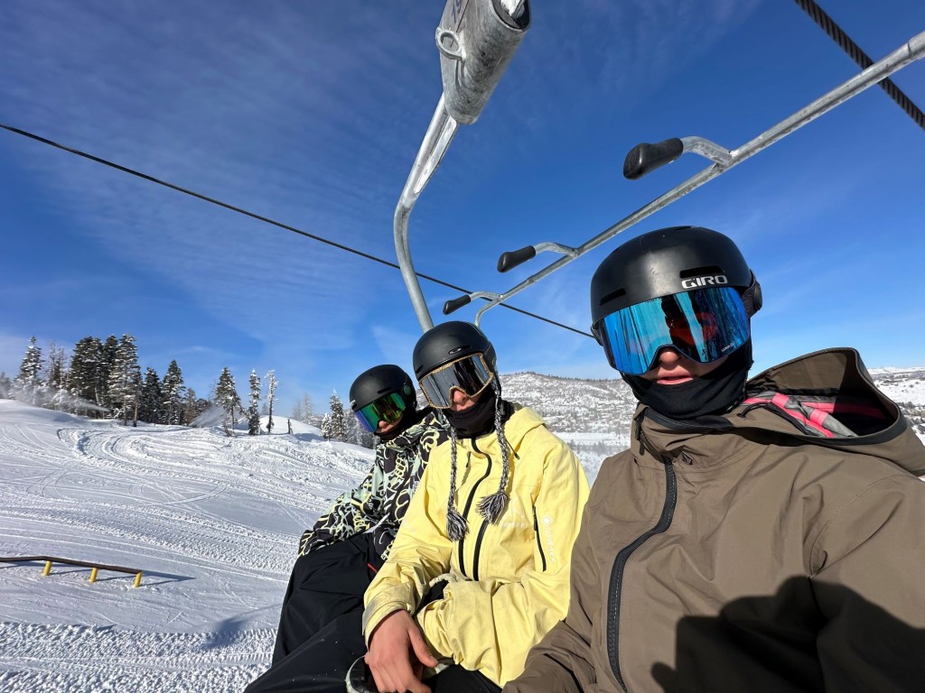 Senior Snowboard Team Competes in Futures Tour Slopestyle